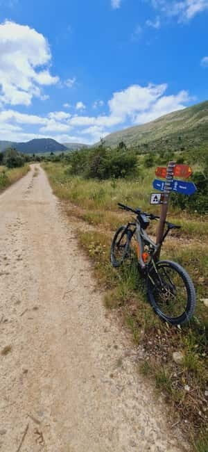 Porto de Mós: Fórnea Valley E-Bike Tour - Discovering Porto de Mós on Two Wheels