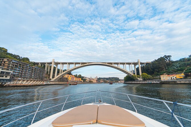 Porto Douro Cruise With Port Wine and Snacks - Key Points