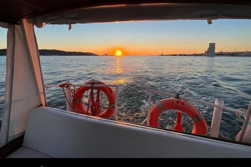 Porto: Douro private cruiser (only for you)6 bridges/sunset - The Experience in Detail