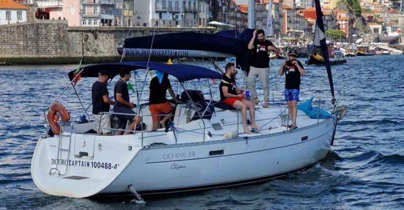 Porto: Exclusive Party aboard a charming sailboat with drink - Porto: Exclusive Party aboard a charming sailboat with drink