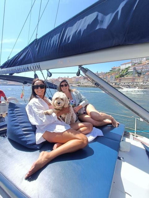 Porto: Exclusive Party aboard a charming sailboat with drink - Key Points