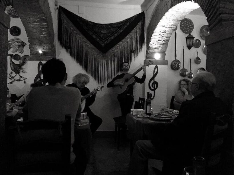 Porto: Fado Show with Dinner in a Traditional Fado House - Logistics and Practical Details