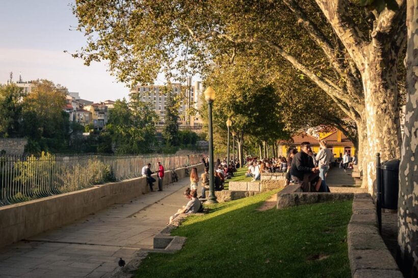 Porto: Flexible Romantic Walking Tour - FAQ