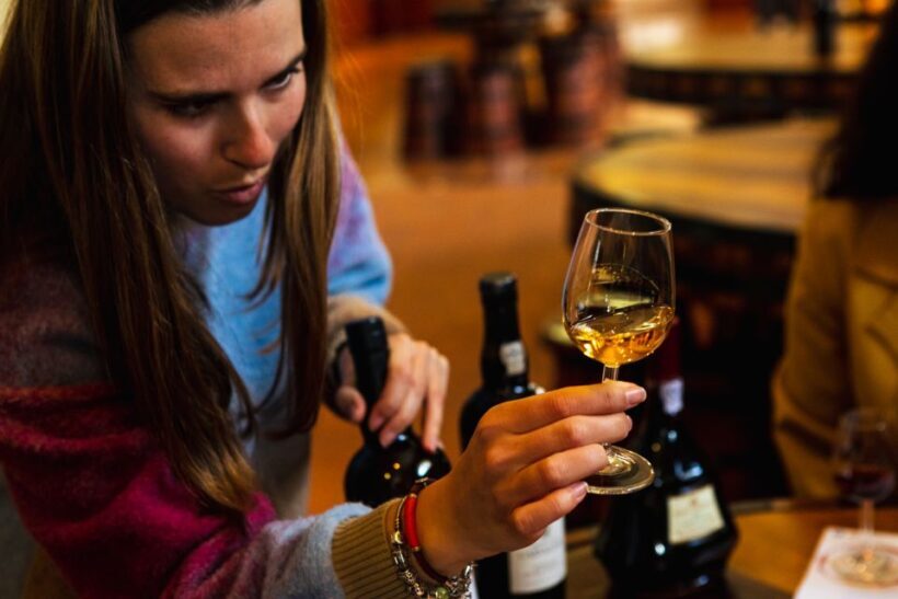 Porto: Food & Wine Tasting Walking Tour with Port Wine Cave - Exploring the Itinerary: What to Expect on Your Porto Food & Wine Tour