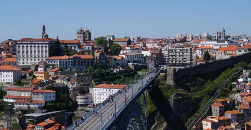 Porto: Guided Walking Tour and Lello Bookshop - Why This Tour Works for Different Travelers