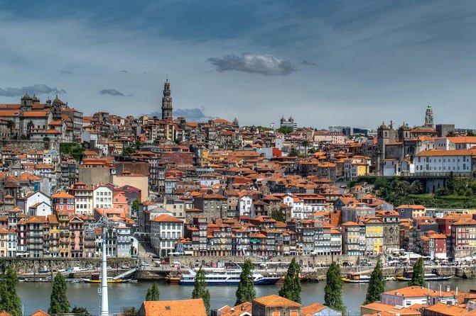 Porto Half-Day Private Tour With Tuk Tuk and Lunch - Tuk-Tuk Ride Through the City