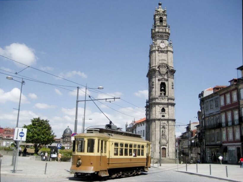 Porto: Historic e-Bike Tour with a guide - Who Should Take This Tour?