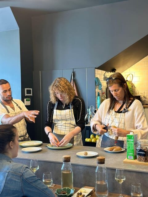 Porto: Local Market Tour & Cooking Class/Showcooking - Who Should Consider This Tour