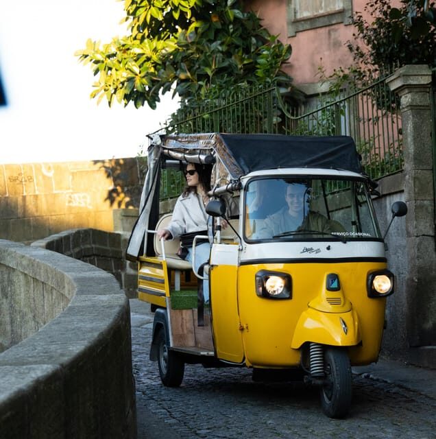 Porto Privado: Tuk Tuk e barco com guias locais - The Land Stops: A Closer Look