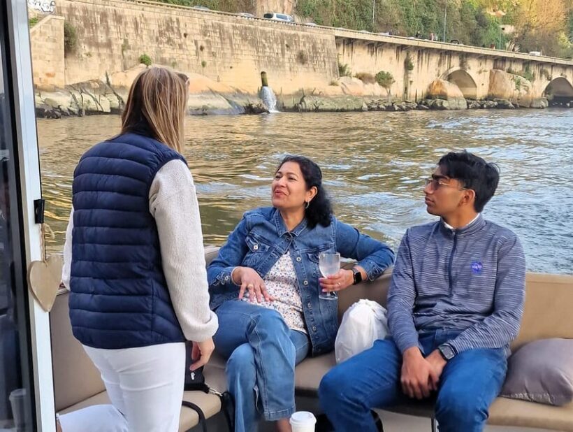 Porto: Private 6 Bridges Tour, welcome drink & sunset option - A Closer Look at the Experience