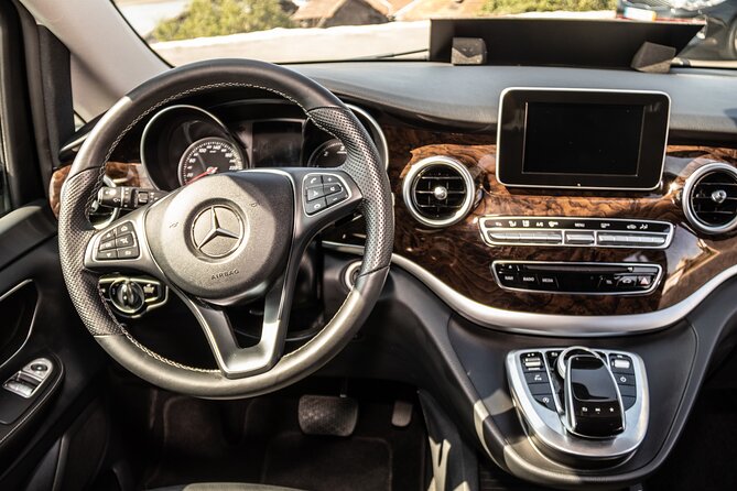 Porto Private Airport Departure Transfer - Luggage and Vehicle Accommodations