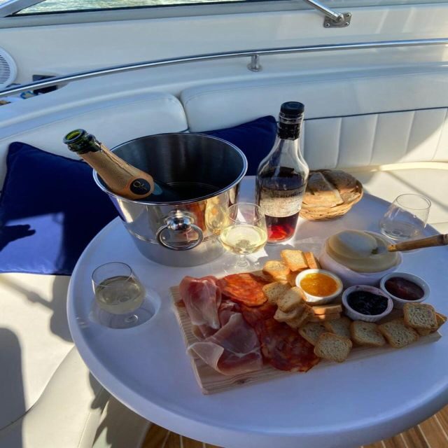 Porto: Private Douro River Boat Tour With Tasting - Key Points