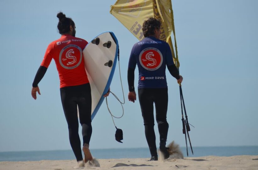 PORTO: Private Surf Lesson with the First School in Porto - A Practical Look at the Surf Lesson in Porto