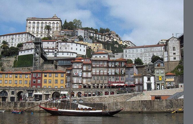 Porto: Private Yacht Cruise with Local Wine, Snacks and 6 Bridges - Key Points