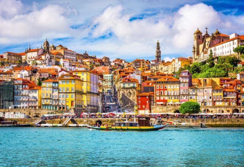 Porto Ribeira and highlights Private Walking Tour - The Sum Up