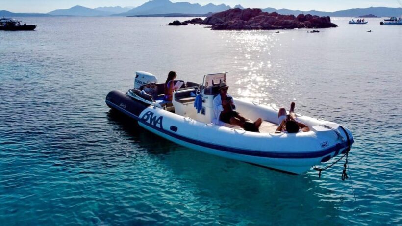 Porto Rotondo:Stylish & Comfortable Dinghy. Requires licence - Key Points