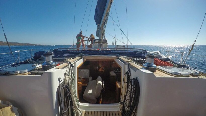 Porto San Paolo: Tavolara Island Sailboat Cruise with Lunch - Key Points