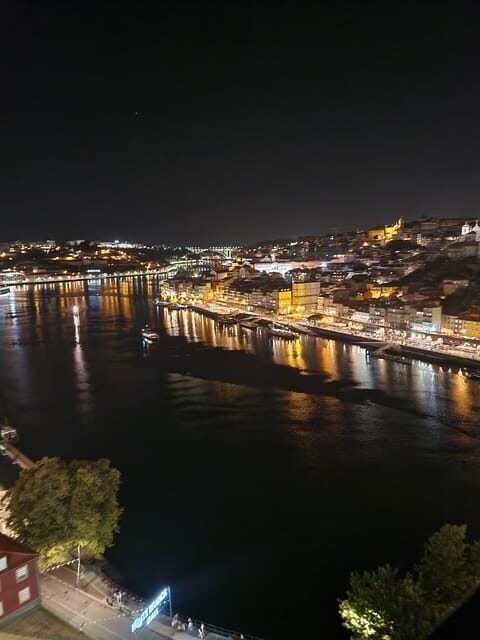 Porto: Sightseeing Tour - Stories, Facts, and Local Insights