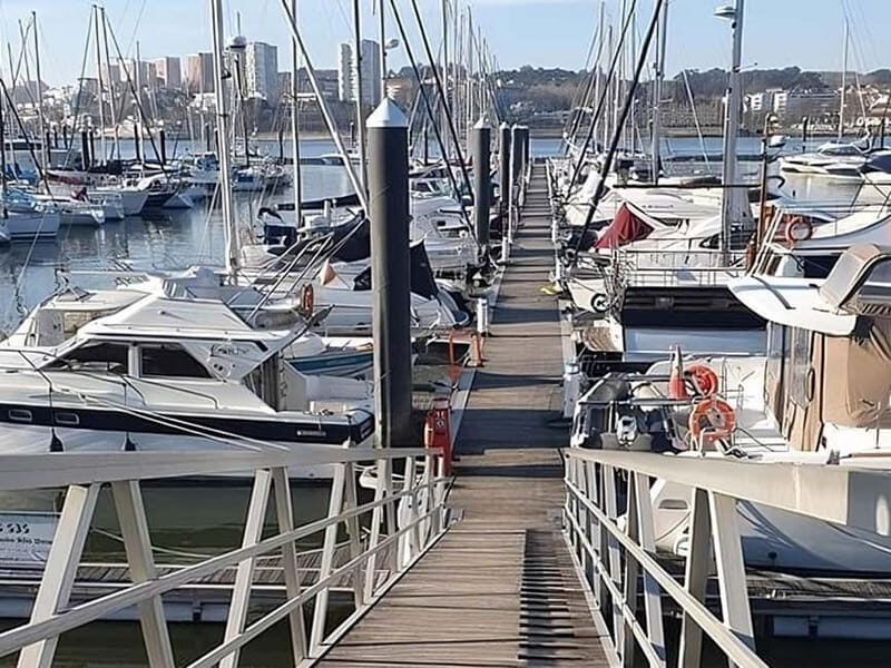 Porto: Sunset or Daytime Yacht Cruise with Welcome drink - Key Points