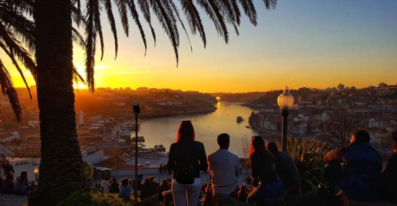 Porto: Tuk Tuk Sunset Tour with Glass of Port Wine - FAQ