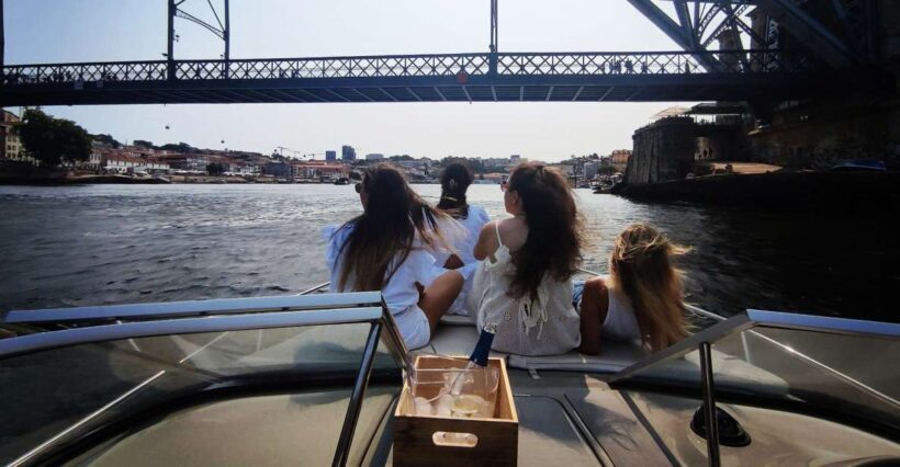 Porto:Private Boat Tour 6 Bridges 1h30 group price up to 6px - Why Choose This Private Boat Tour?