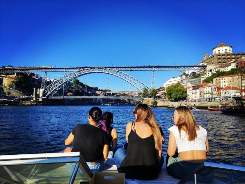 Porto:Private Boat Tour 6 Bridges 1h30 group price up to 6px - FAQ