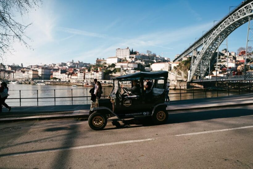 Porto:Private Tour of the Historic City in a Classic Ford T - A Vintage Way to Explore Porto