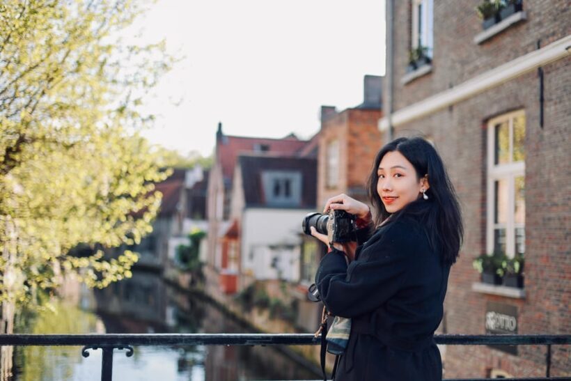 Portraits in Bruge: Private Vacation Photographer Tour - Practical Tips & Considerations