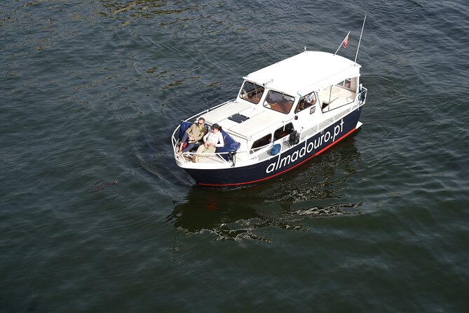 Port:Six Bridges Exclusive Boat on Douro River - Sunset Opcion - Amenities and Features