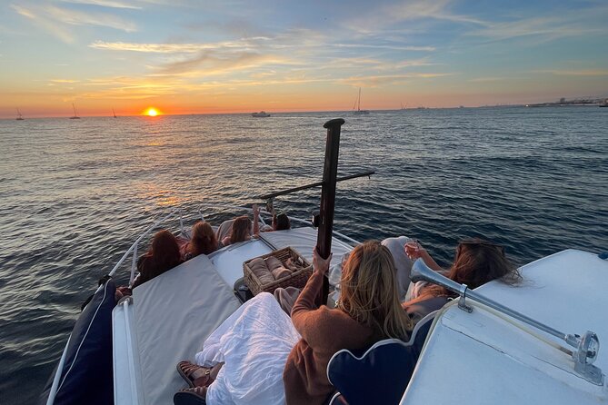 Port:Six Bridges Exclusive Boat on Douro River - Sunset Opcion - Highlights of the Douro River Cruise