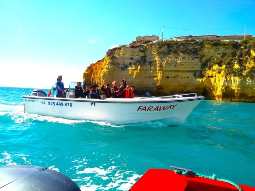 Portugal: Passeio 2 horas de Barco a Gruta de Benagil - Key Points