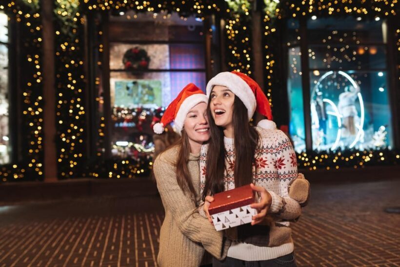 Porvoos Christmas Magic and Traditions Tour - Wandering the Old Town