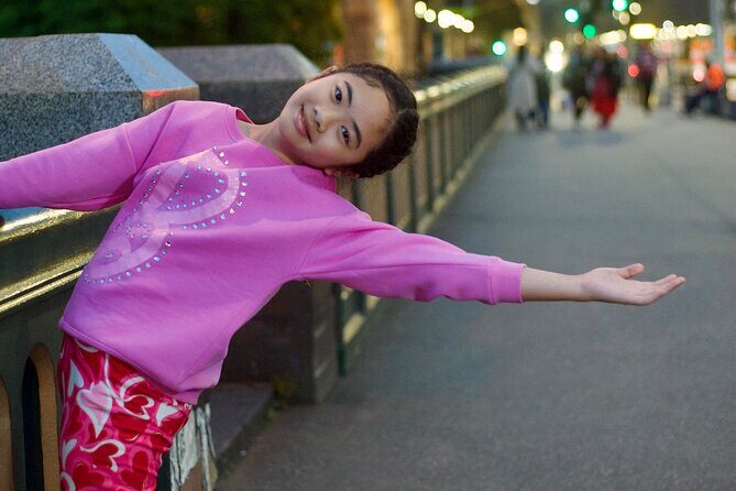 Pose for professional pics while enjoying Melbourne history walk - Key Points