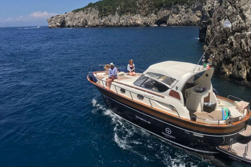 Positano: Boat Tour of Capri with Drinks and Snacks - An Introduction to the Experience