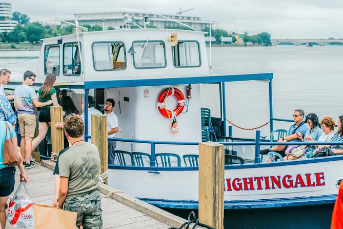 Potomac River Cruise & City Bus Tour With Optional Entry Tickets - Seasonal Potomac River Cruise Experience