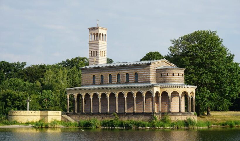 Potsdam: Yacht Cruise - Lakes of Berlin - Castles & Nature - The Value for Money