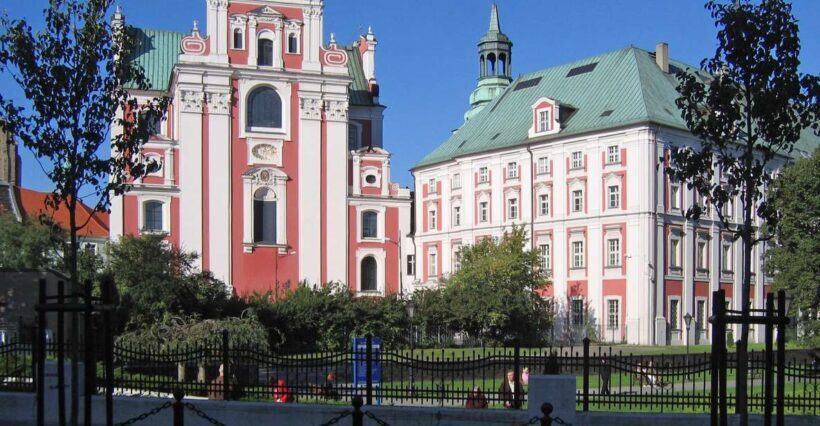 Poznan Old Town and Croissant Museum Private Walking Tour - FAQs