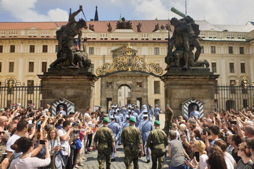 Prague: 1-Hour Castle Tour With Fast-GET Admission Ticket - Who Should Consider This Tour?
