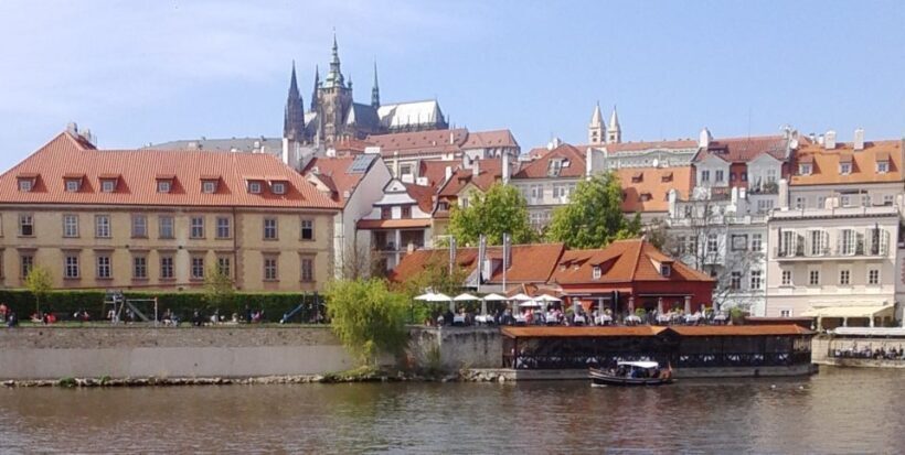 Prague: 3-hour Evening River Cruise with Dinner - Key Points