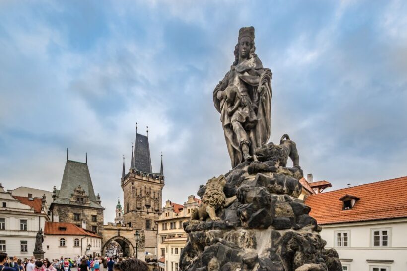 Prague: 3-Hour Walking Tour of Old Town & Prague Castle - Key Points