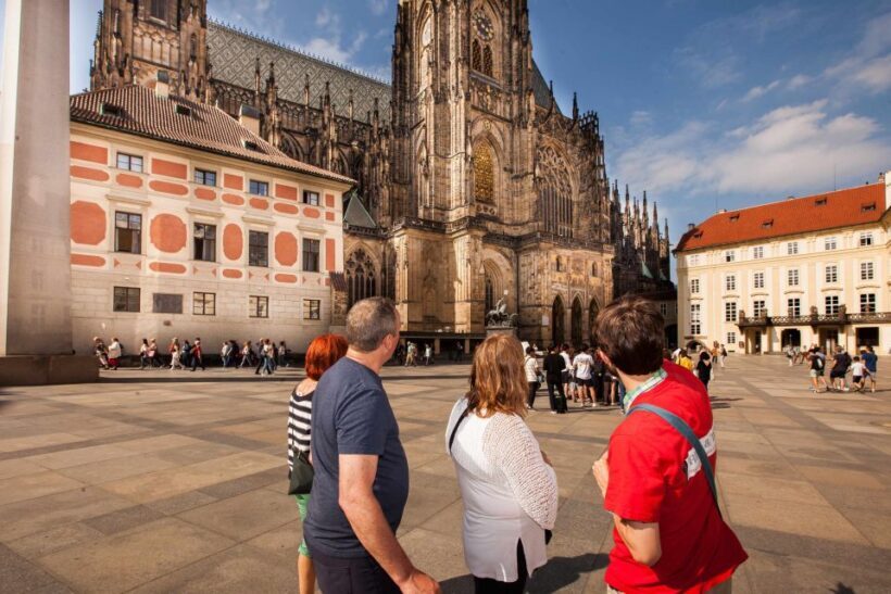 Prague: 6-Hour City Tour including Cruise and Lunch - FAQs