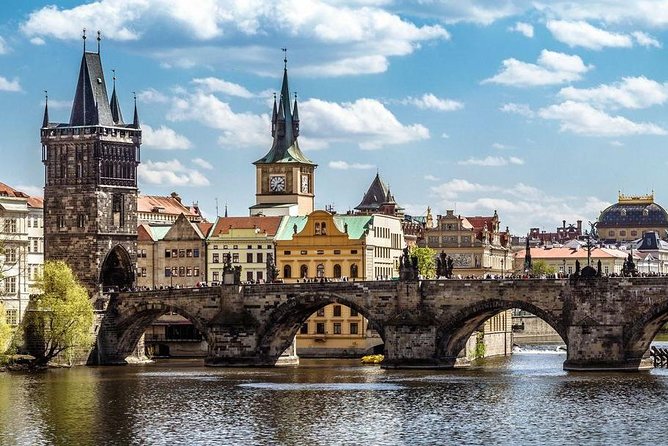 Prague Airport Transfers, Praga Aeropuerto Traslados, ESPAOL-ENG - The Sum Up: Is It Worth It?