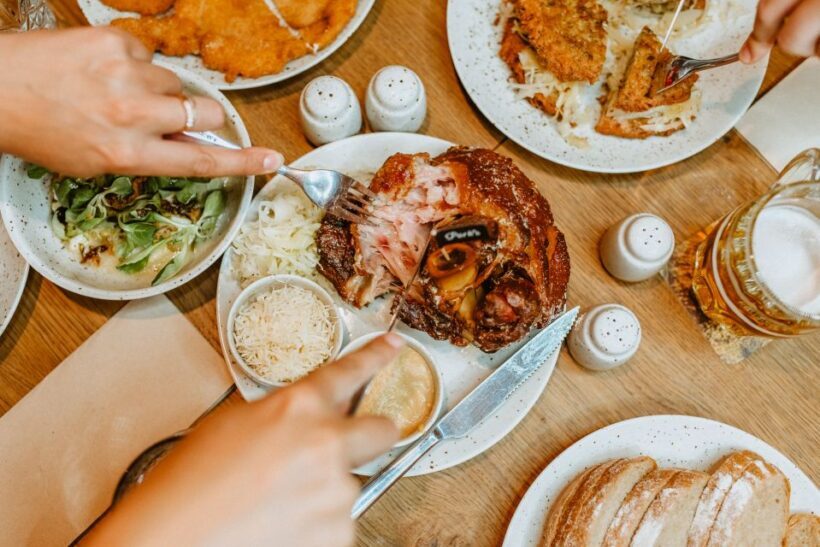 Prague: Award-Winning Old Town Food Tour with Four Drinks - Key Points