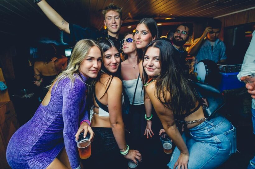 Prague: Boat Party with Unlimited Drinks & After Party Entry - Authenticity and Atmosphere