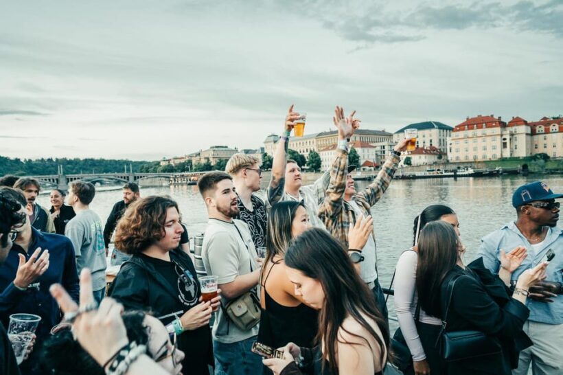 Prague: Booze Cruise with Open Bar and Duplex Entry - Authentic Traveler Feedback