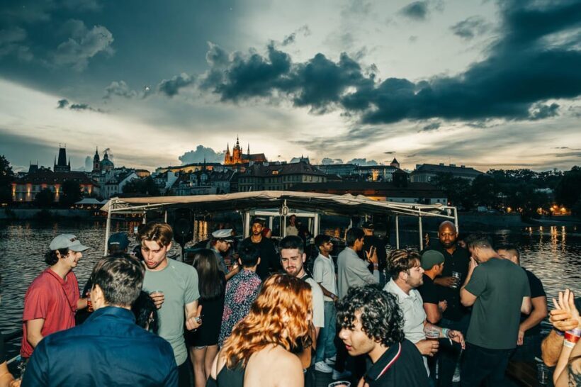 Prague: Booze Cruise with Open Bar and Duplex Entry - The Sum Up