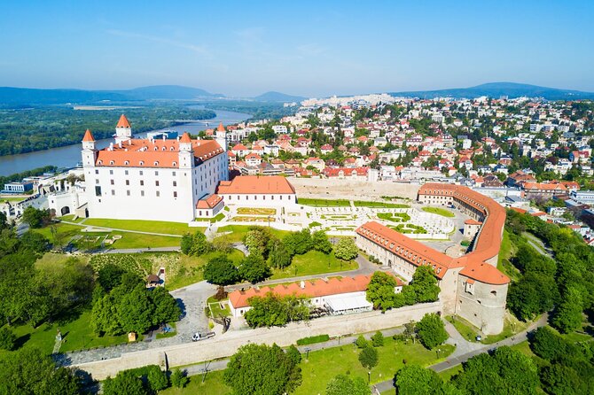 Prague-Budapest One-Way Sightseeing Day Tour - Traveler Feedback