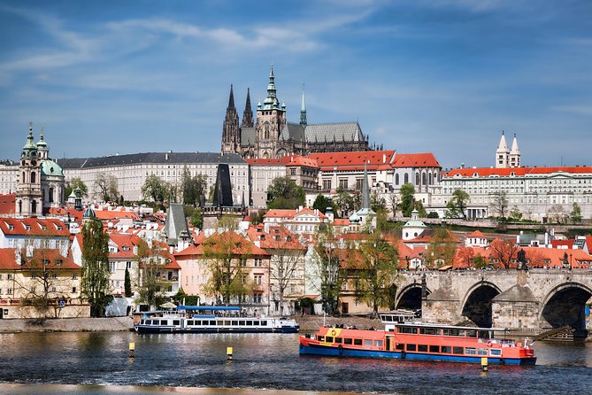 Prague: Bus Tour, Walking Tour, River Cruise and Lunch - The Walking Tour
