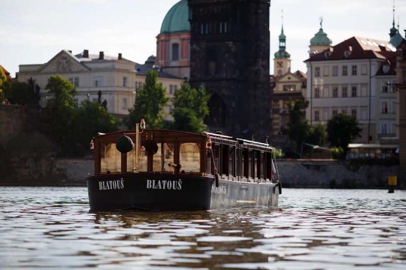 Prague: Canal Cruise Around Charles Bridge - Starting Point and Practical Details