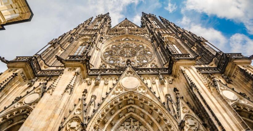 Prague Castle 2.5-Hour Tour Including Admission Ticket - An Engaging Introduction to Pragues Crown Jewel